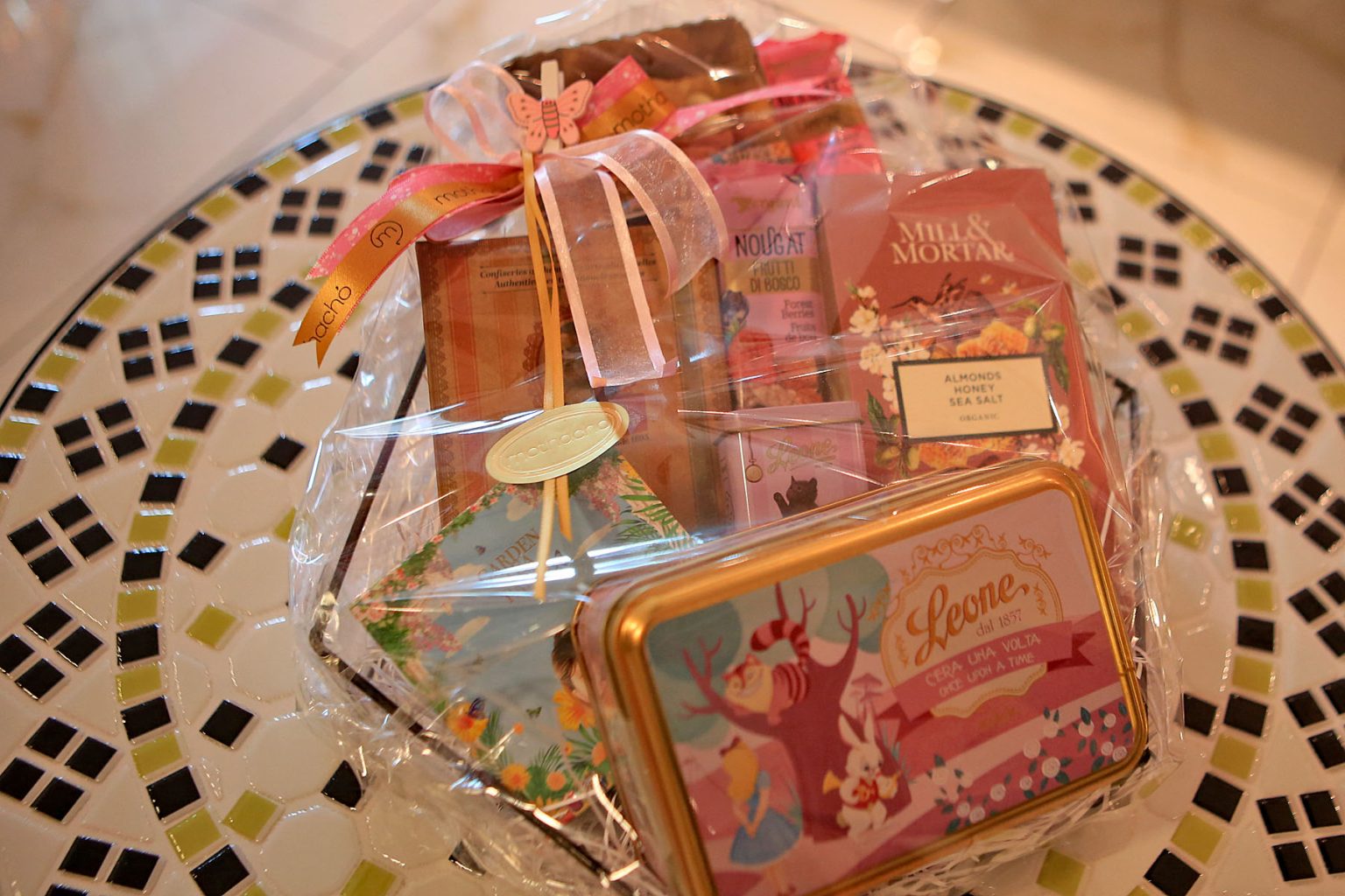 Cadeaumand samenstellen | Luxe delicatessen & chocolade | Mothacho